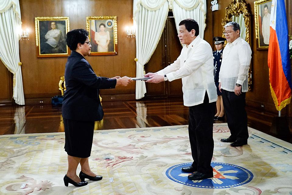 Duterte welcomes Papua New Guinea envoy | Photos | GMA News Online