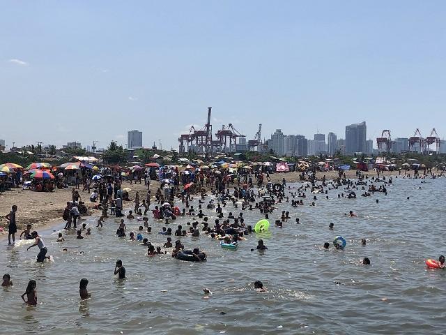 Baseco Beach, dinagsa nitong Sabado de Gloria kahit 'di masyadong ...