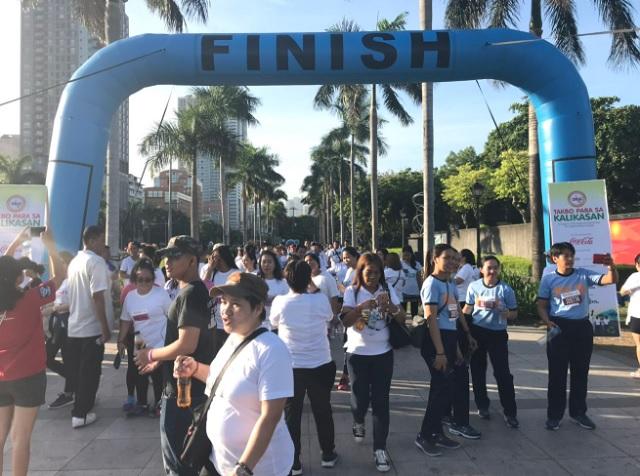Thousands join Takbo Para sa Kalikasan for Manila Bay rehab | GMA News ...