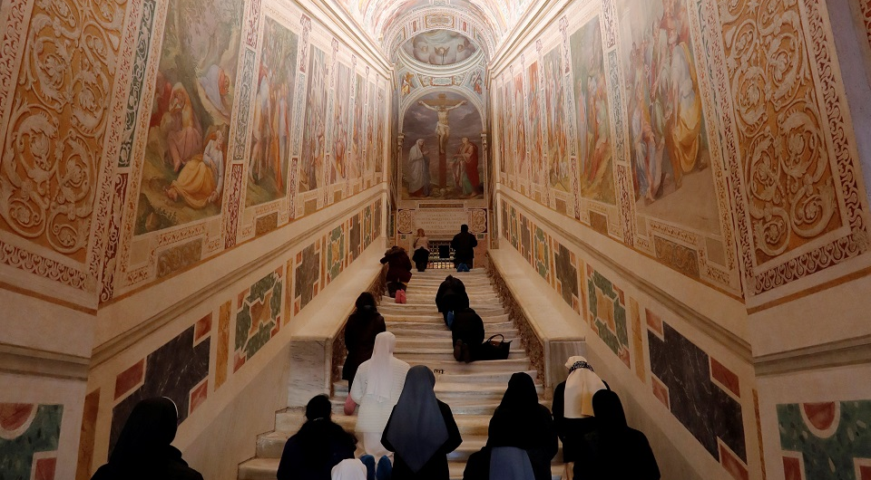 Rome’s Holy Stairs bared for first time in 300 years | GMA News Online