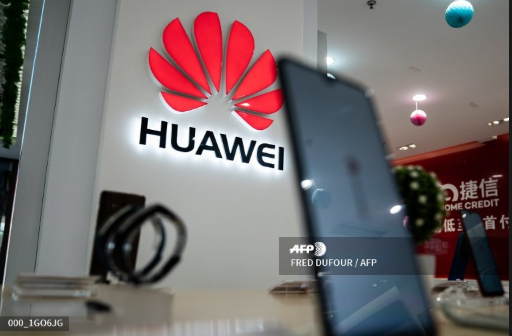Huawei launches own operating system to rival Android | GMA News Online