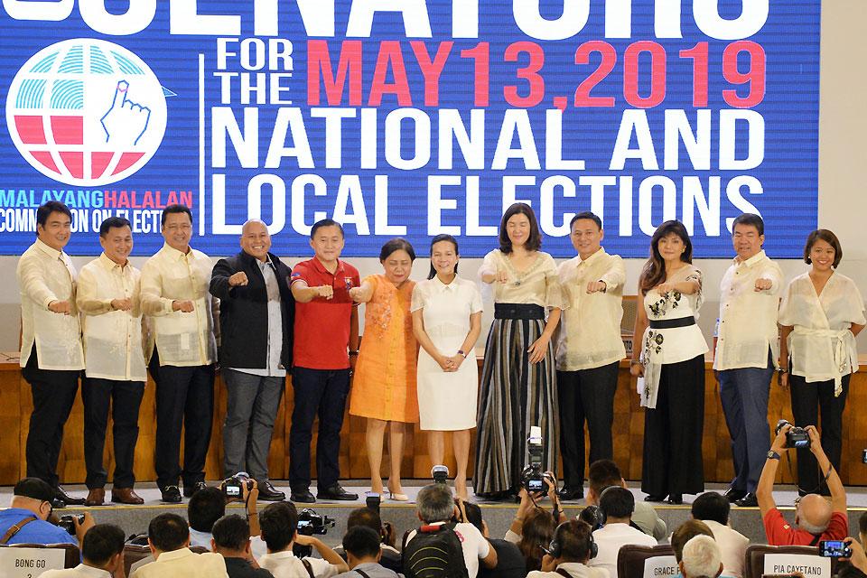 No Duterte fist gesture for Binay, Poe | GMA News Online