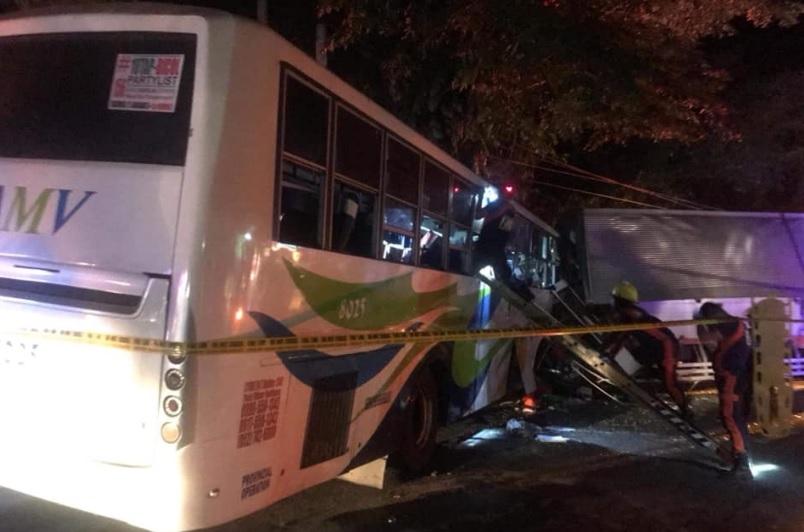 3 dead, about 70 hurt in bus, truck collision in Atimonan, Quezon | GMA ...