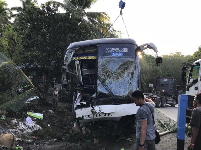 Mahigit 20 katao sugatan sa naaksidenteng bus sa Quezon | Balitambayan