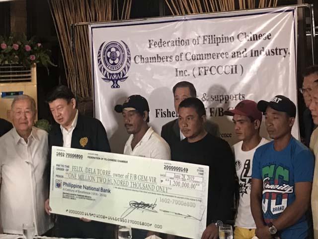 Recto Bank fishermen receive aid from Fil-Chinese biz group | GMA News ...