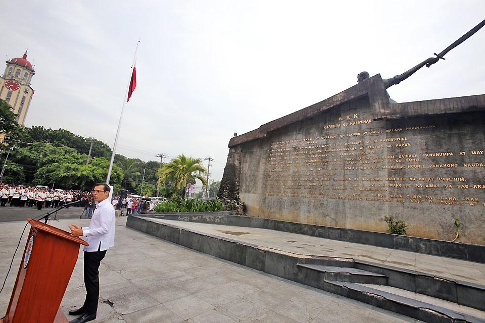 Manila flag-raising held at Bonifacio monument for the first time | GMA ...