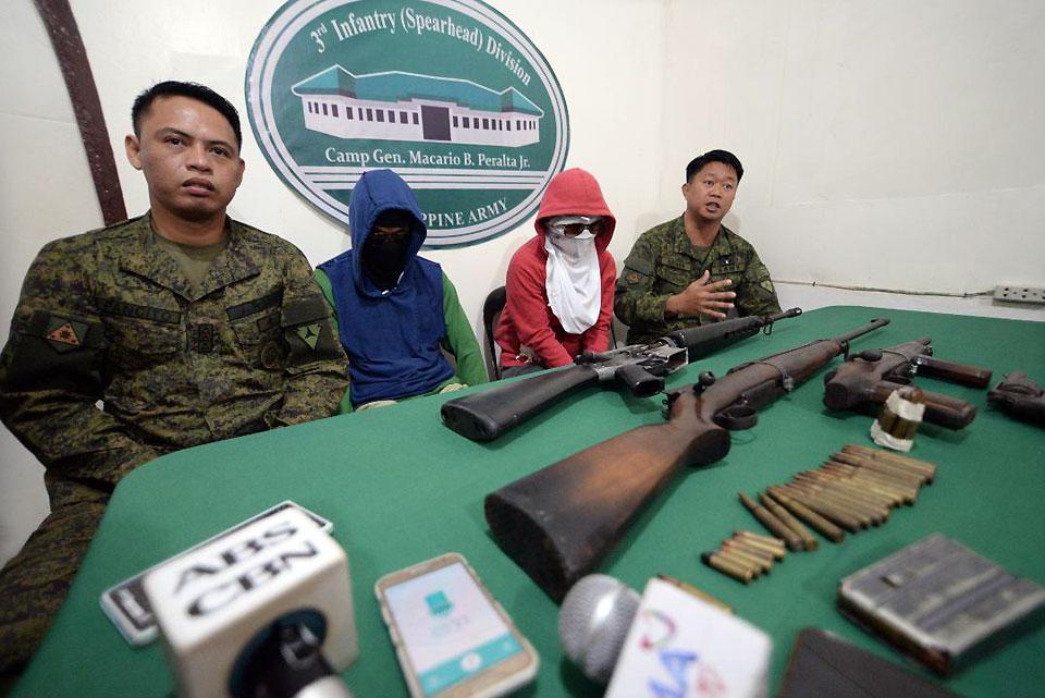2 NPA rebels in Iloilo surrender | Photos | GMA News Online