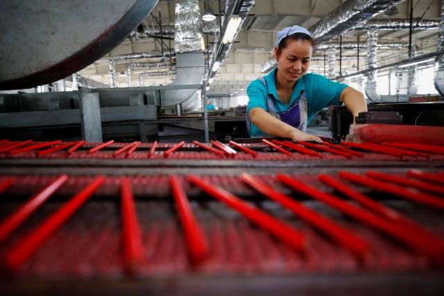 China opens up finance sector to more foreign investment | GMA News Online