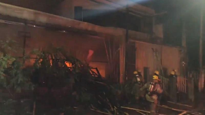 Fire hits QC bar and grill | GMA News Online