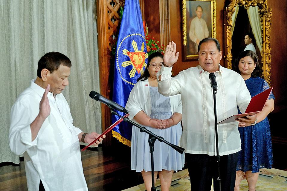 Duterte explains reason for appointing Wendel Avisado as acting DBM secretary | GMA News Online