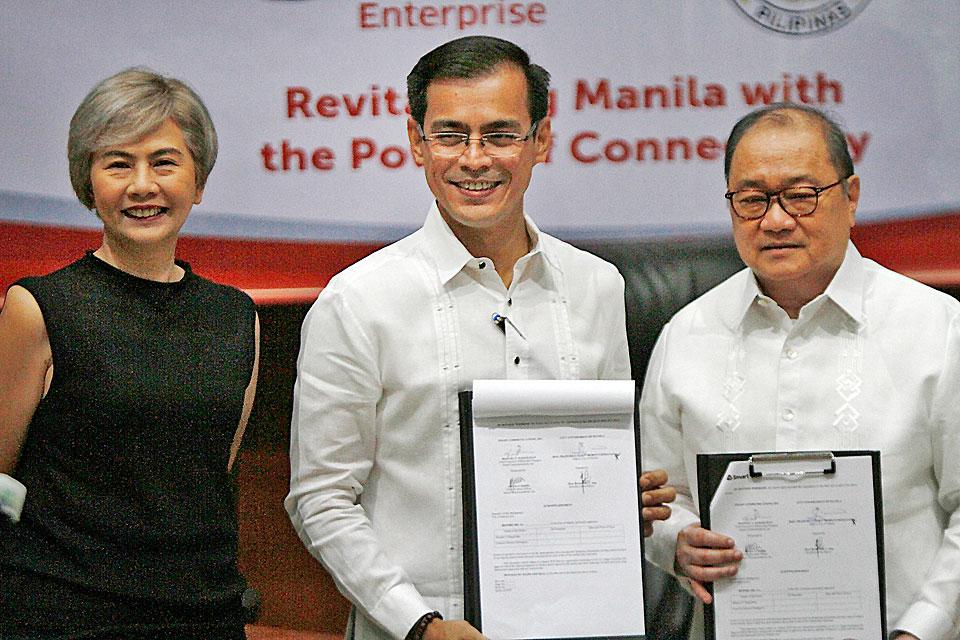 Isko, MVP sign free WiFi deal | Photos | GMA News Online