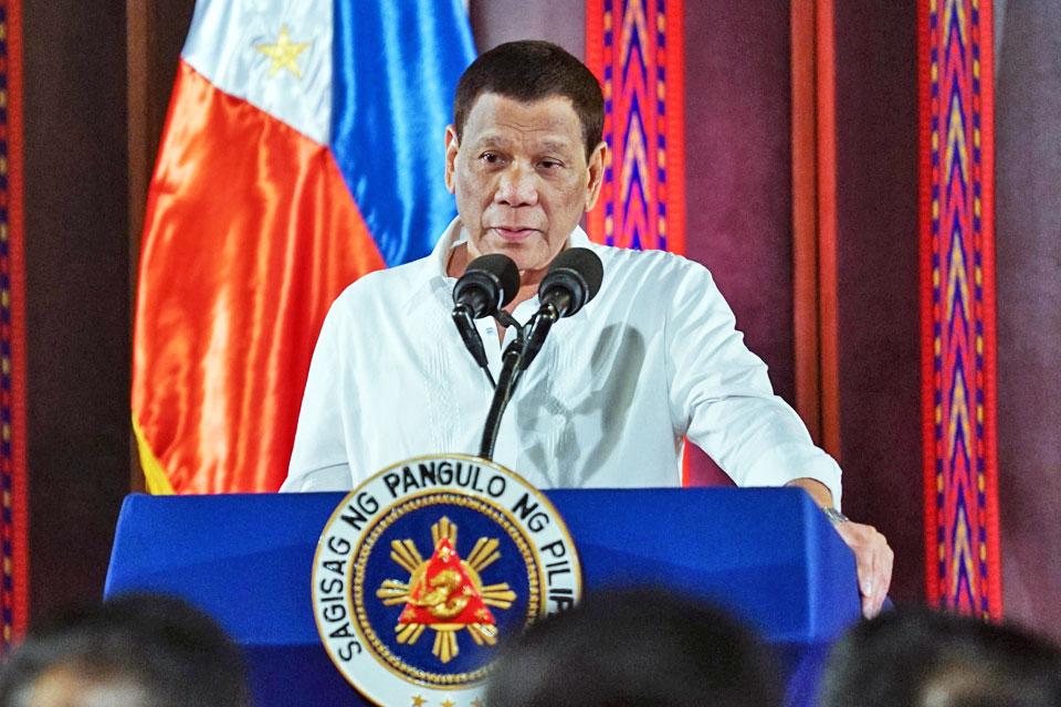 Over 1,000 Moro combatants to surrender arms to Duterte in September ...
