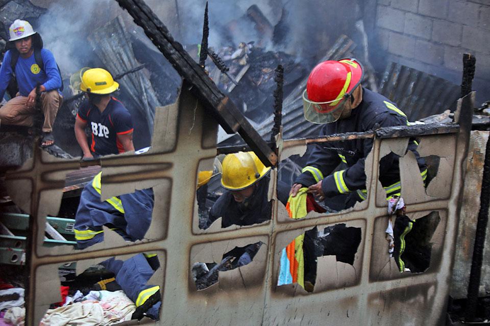 3 dead in Paco fire | Photos | GMA News Online