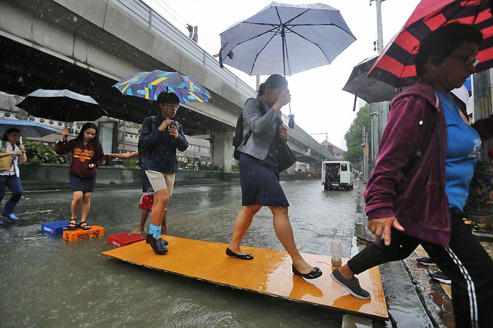Habagat floods many parts of Metro Manila | Photos | GMA News Online