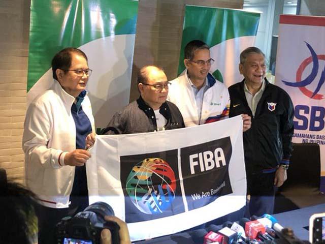 SBP chair Manny V. Pangilinan brings FIBA flag to PHL | GMA News Online