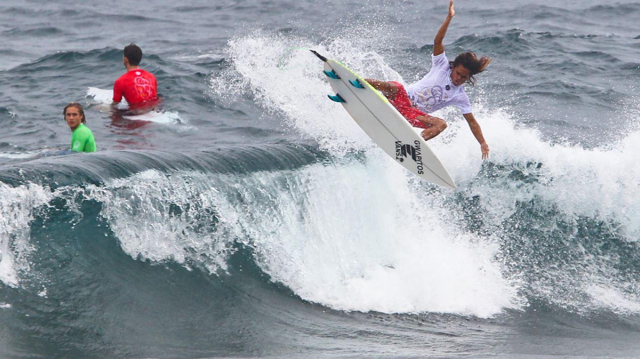 Pinoy surfer overpowers Hawaiian contender; wins Surfing Cup | GMA News ...