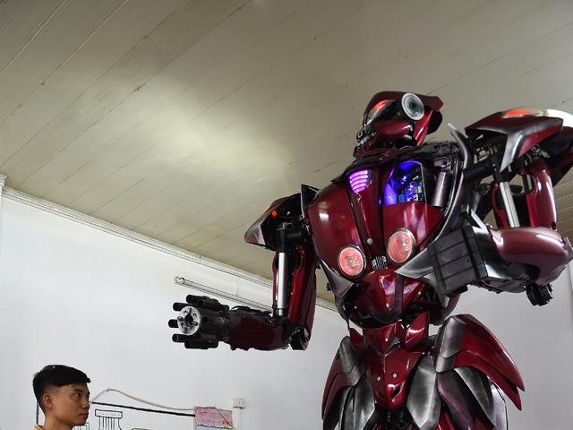 Vietnamese roll out Transformers-inspired robot with green message ...