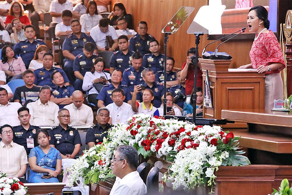 QC Mayor Joy Belmonte delivers 1st SOTCA | Photos | GMA News Online