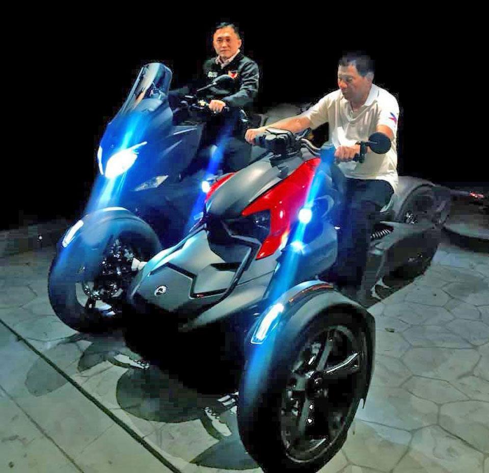 President Duterte back on motorcycle days after accident | GMA News Online