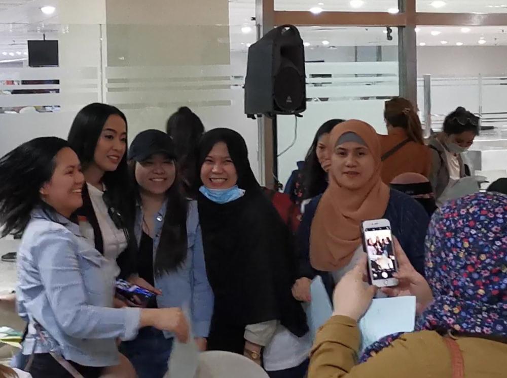38 jobless OFWs in KSA home after being stranded for 2 months | GMA ...