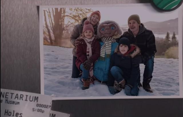 E.T. and Elliot reunite after 37 years in a sequel-like ad to the movie ...