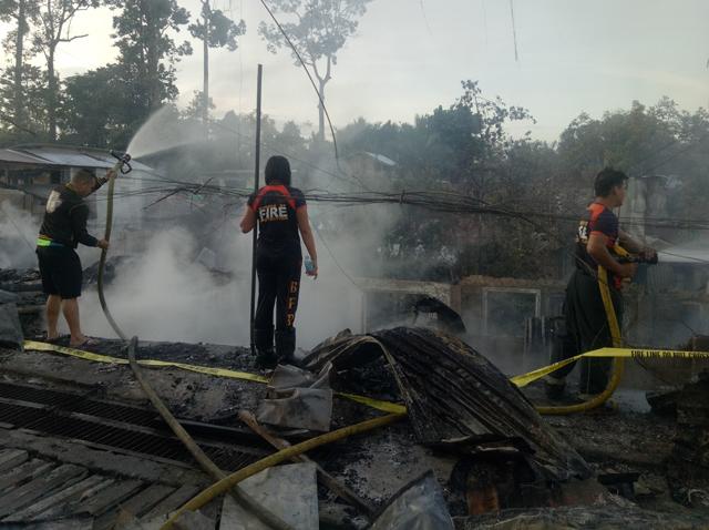 Fire razes to the ground establishments in Kidapawan City | GMA News Online