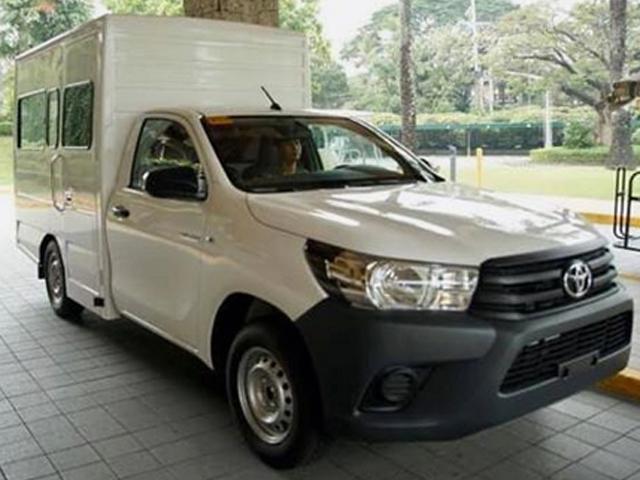 Toyota unveils modern jeepney prototype | GMA News Online