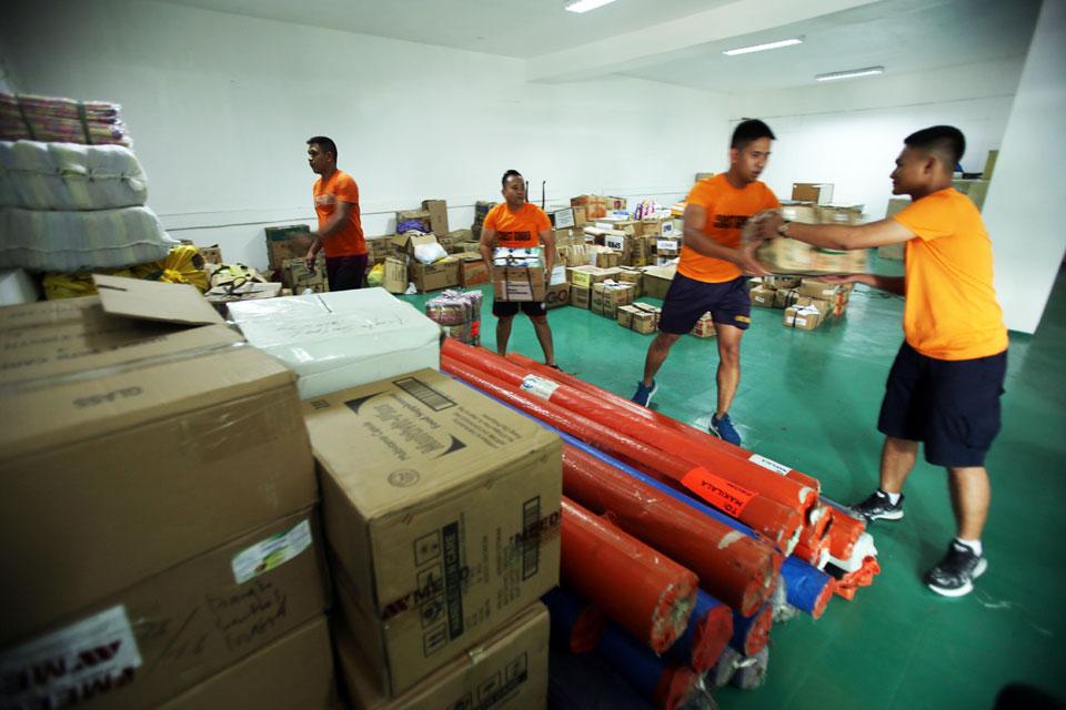 Shipment of relief goods to quake-hit Mindanao areas rushed | Photos ...