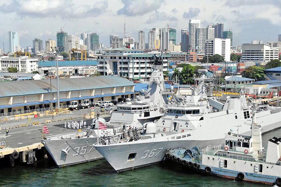 Two Indonesian ships dock in PHL for goodwill visit | GMA News Online