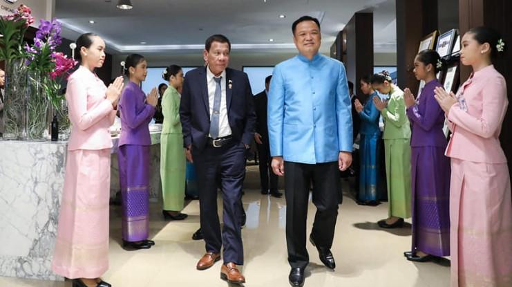 Duterte back in PHL from 35th ASEAN Summit | GMA News Online