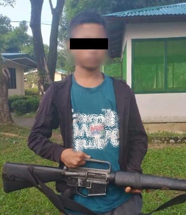 Soldiers rescue NPA's child combatant in Isabela | GMA News Online