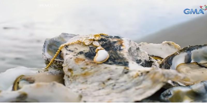 Lalaking kumain ng talaba, may nakuha raw na 'di pangkaraniwang perlas ... Lalaking kumain ng talaba, may nakuha raw na 'di pangkaraniwang perlas ...