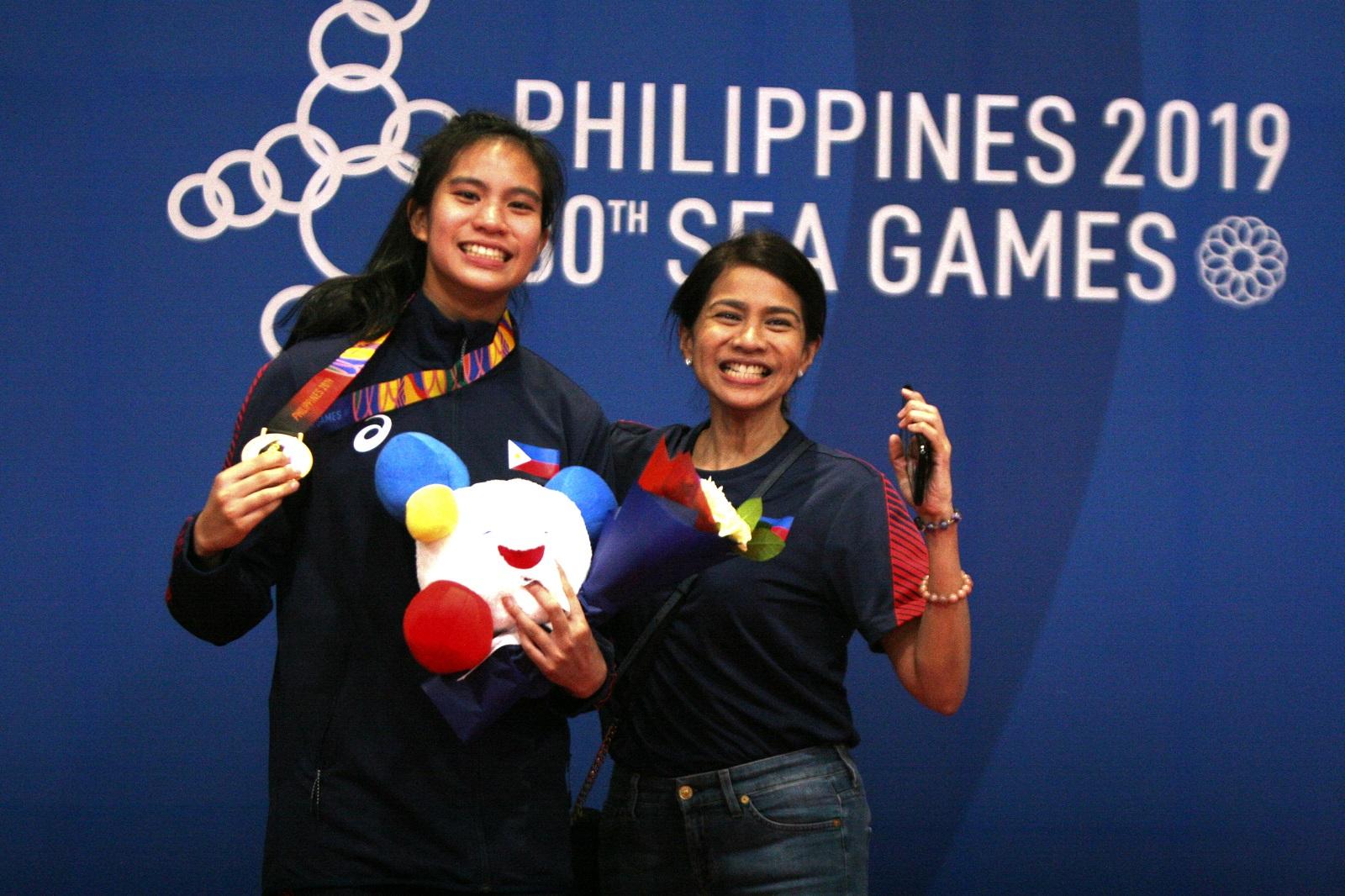 Jamie Lim celebrates SEA Games gold | Photos | GMA News Online