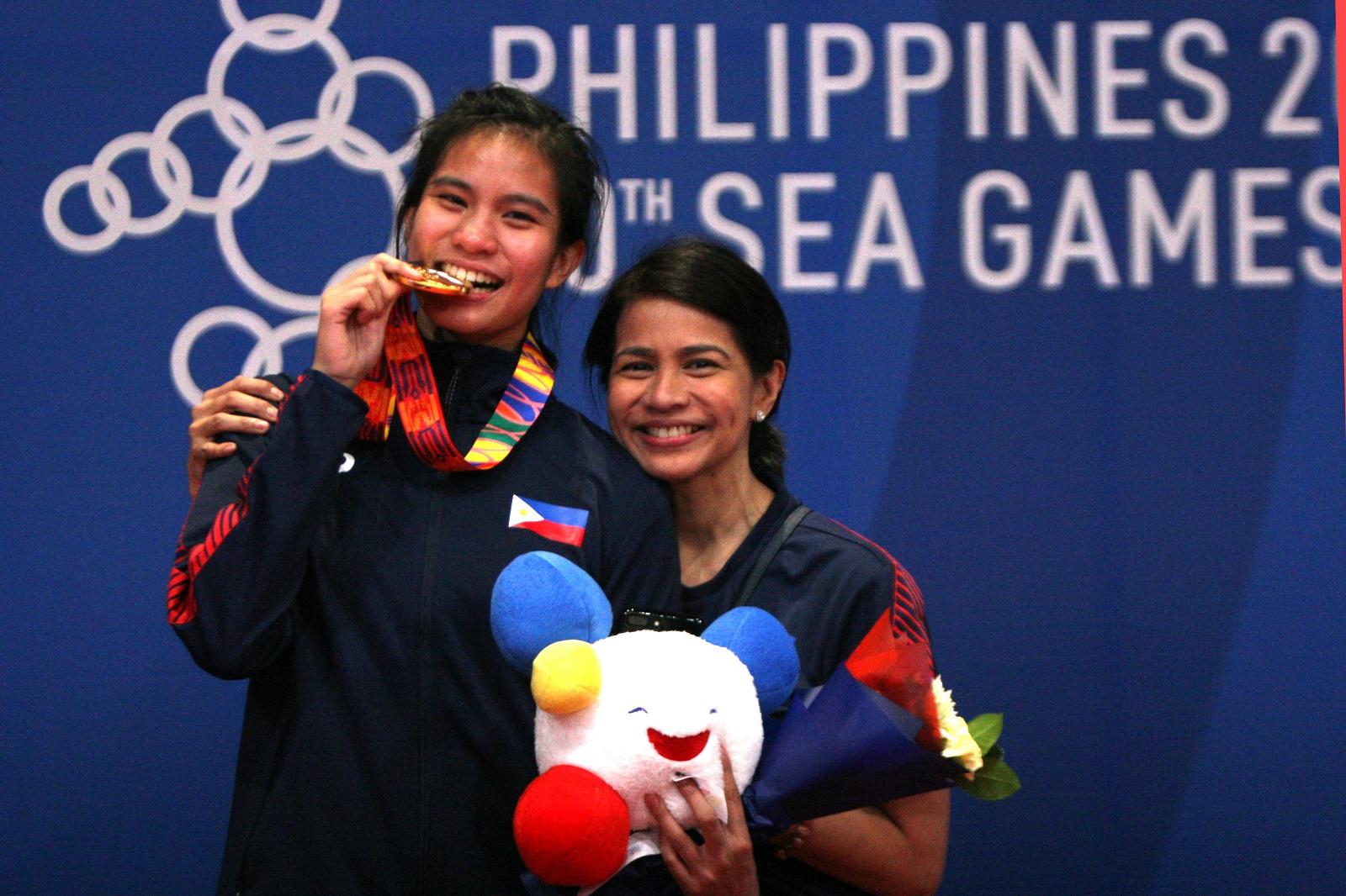Jamie Lim celebrates SEA Games gold | Photos | GMA News Online