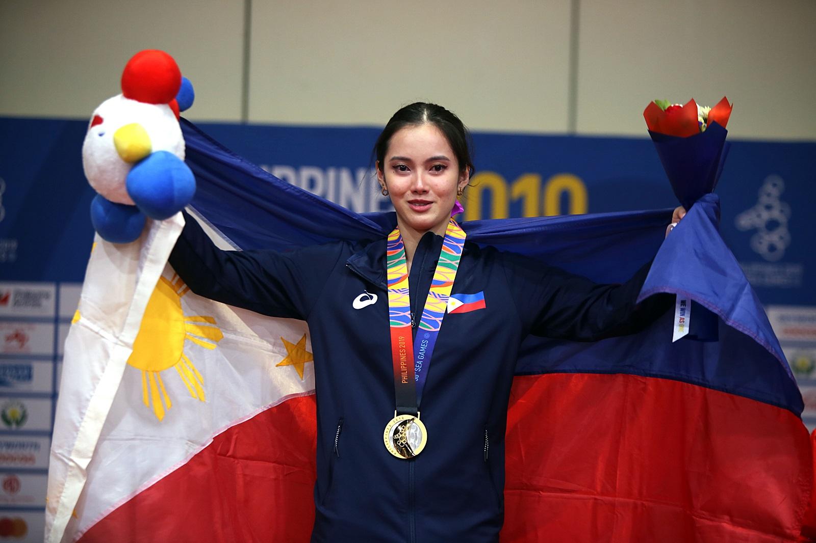 IN PHOTOS: Agatha Wong moved to tears after winning wushu gold | GMA ...