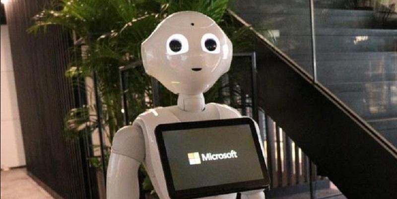 Robots, smart lockers, high-tech vendos: Inside Microsoft's HQ in ...