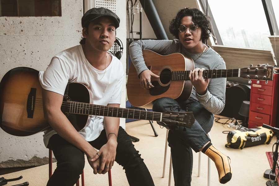In the studio with Sam and Tim Marquez of One Click Straight | GMA News ...