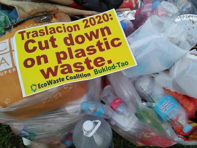 EcoWaste Coalition laments over ‘Trash-lacion’ in Rizal Park | GMA News ...