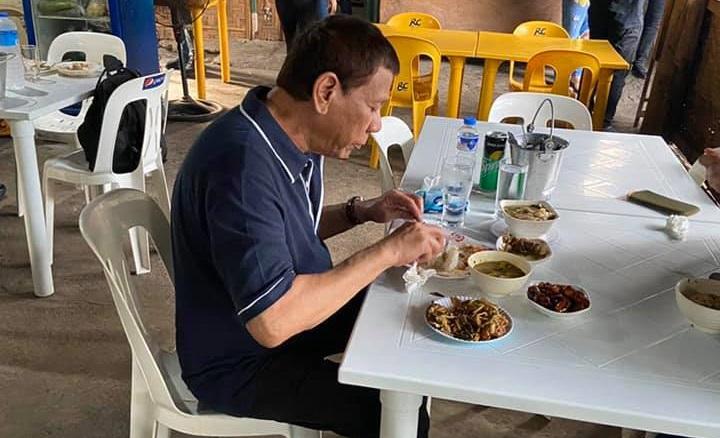 Duterte shown eating breakfast at a Davao City carinderia | GMA News Online