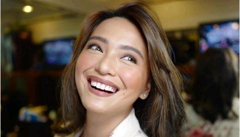 Joyce Pring posts photo of herself fitting a bridal gown in New York ...