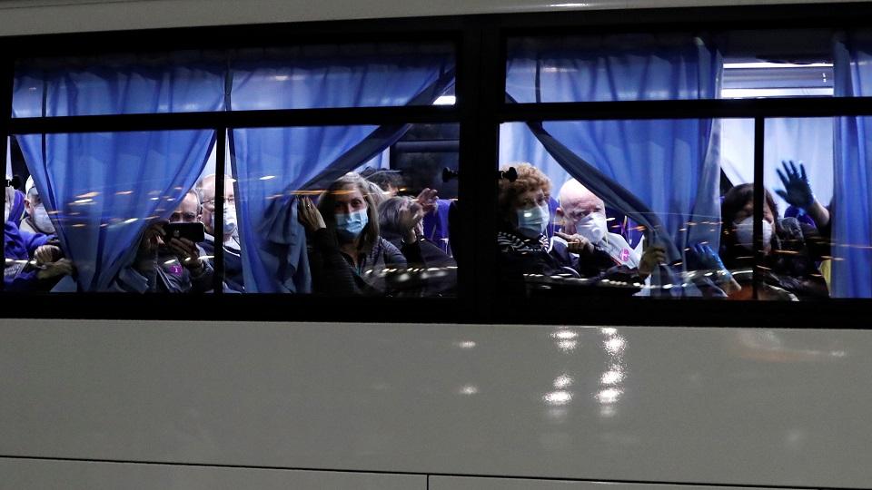 Americans leave coronavirus-hit Diamond Princess cruise ship to fly ...