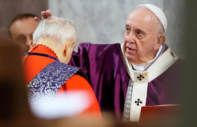 Pope leads world's Catholics into Lent at Ash Wednesday rite | GMA News ...