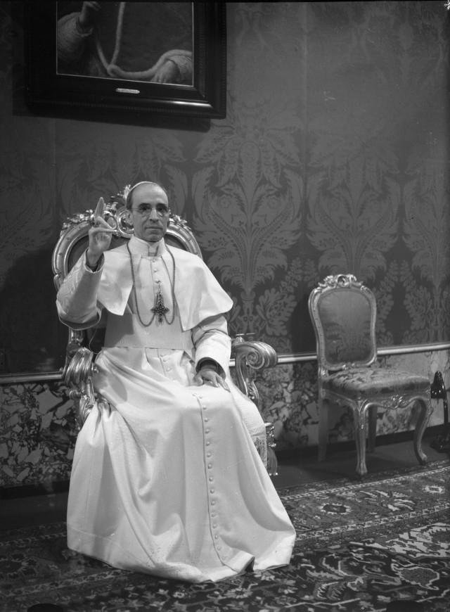 No 'smoking gun' in wartime archives of Pius XII on Holocaust, Vatican ...