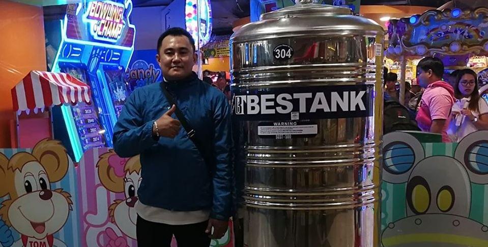 Man redeems arcade tickets for a water tank | GMA News Online