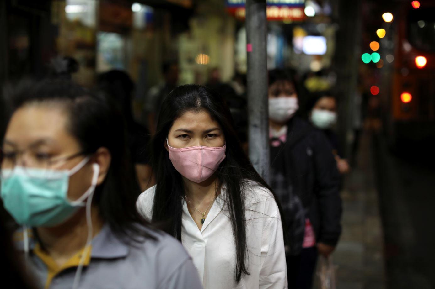 Makati City imposes mandatory wearing of face masks | GMA News Online