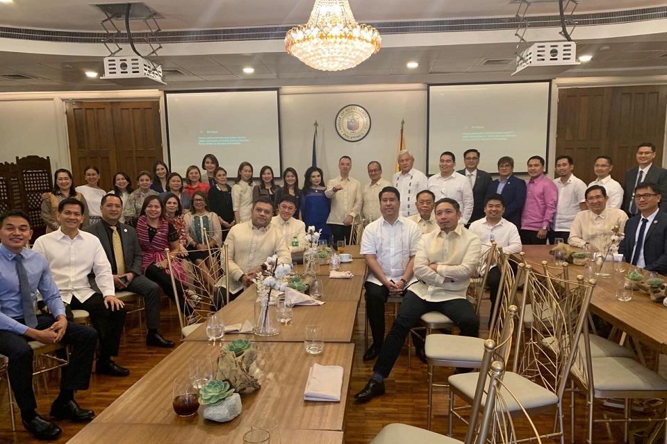 Cayetano meets with PDP-Laban members amid talks of House coup | GMA ...