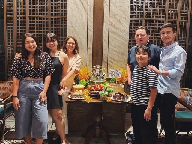 Arjo Atayde says parents 'slowly getting better' after testing positive ...