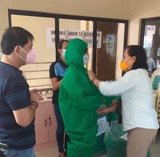 Marinduque State College distributes about 4,000 face masks to ...