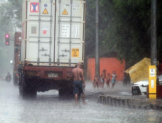 Rains expected over Philippines due to Amihan, localized thunderstorms ...
