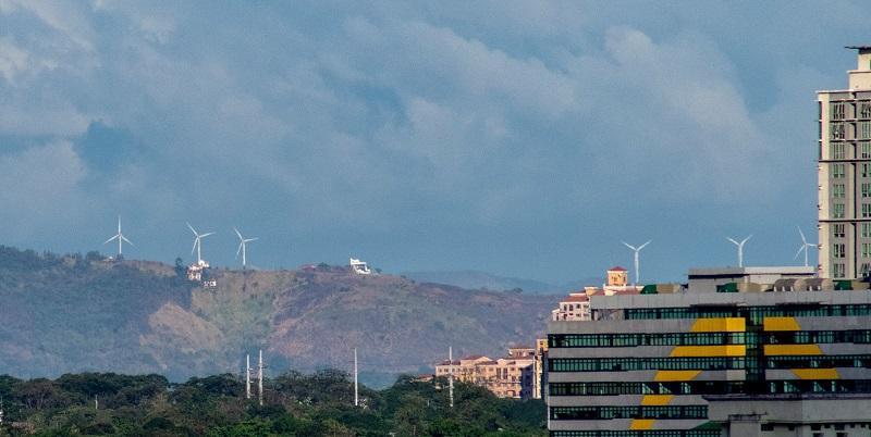 Pililla windmills in Rizal seen clearly from Pasay City | GMA News Online